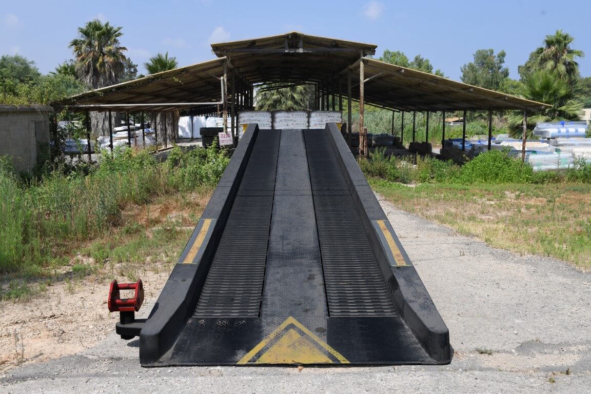 Mobile Ramp for uploading containers - Mifram Security