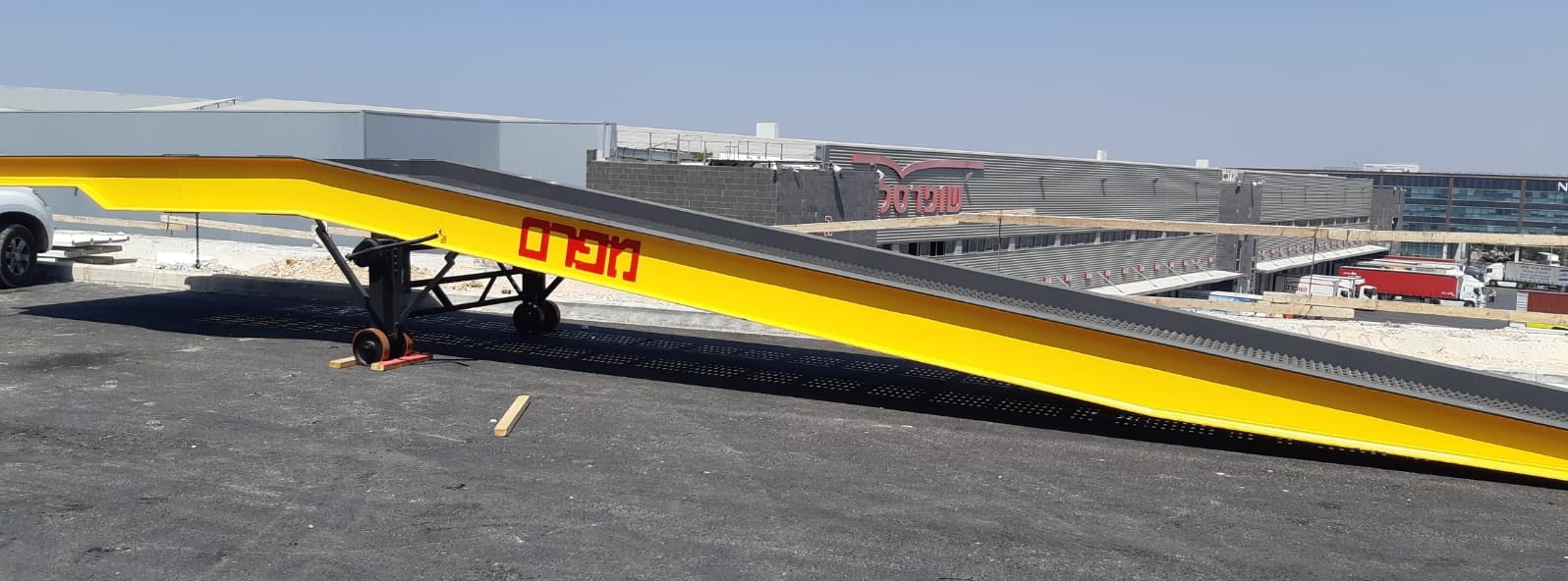 Mobile Ramp for uploading containers - Mifram Security